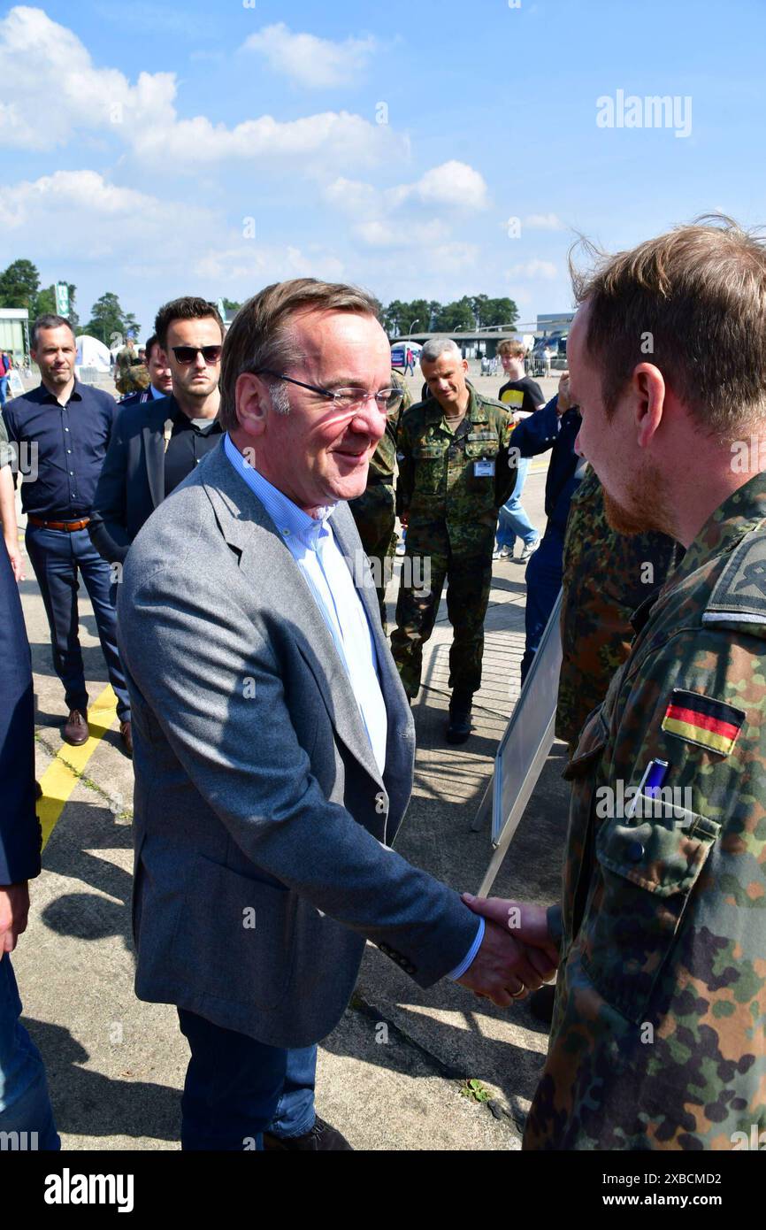 Bundesminister der Verteidigung Boris Pistorius Verteidigungsminister ...