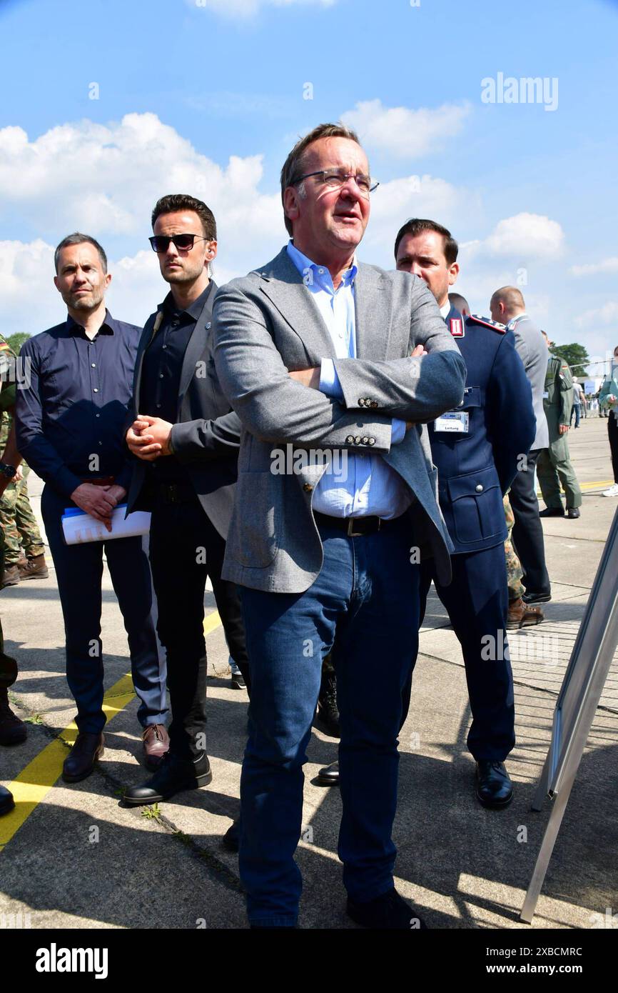 Bundesminister der Verteidigung Boris Pistorius Verteidigungsminister ...