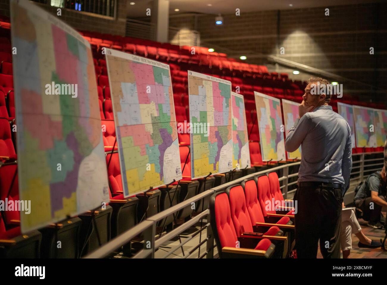 Existing maps hi-res stock photography and images - Alamy