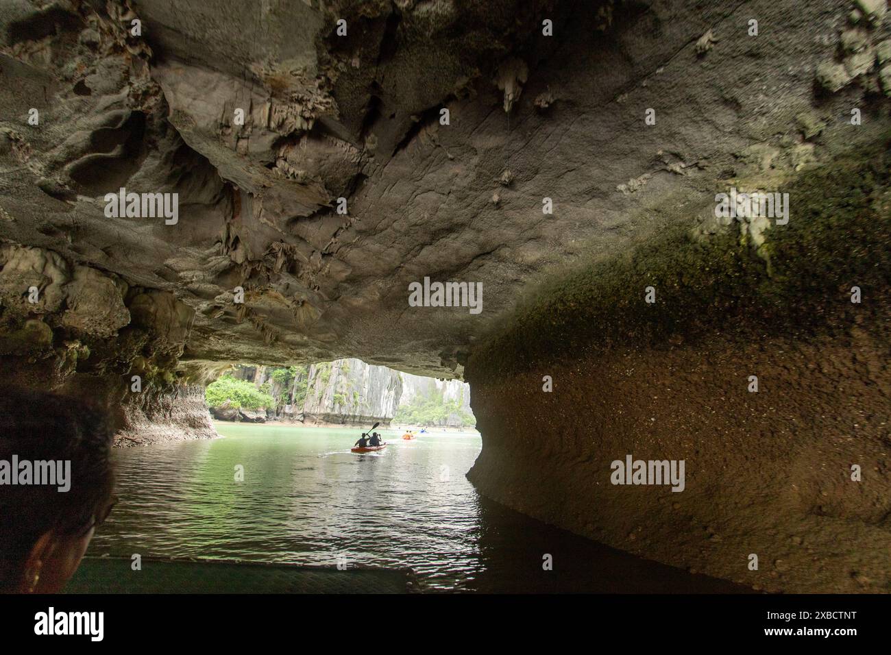Superb boating and kayaking playground of Hang Luon Cave, Hạ Long Bay ...