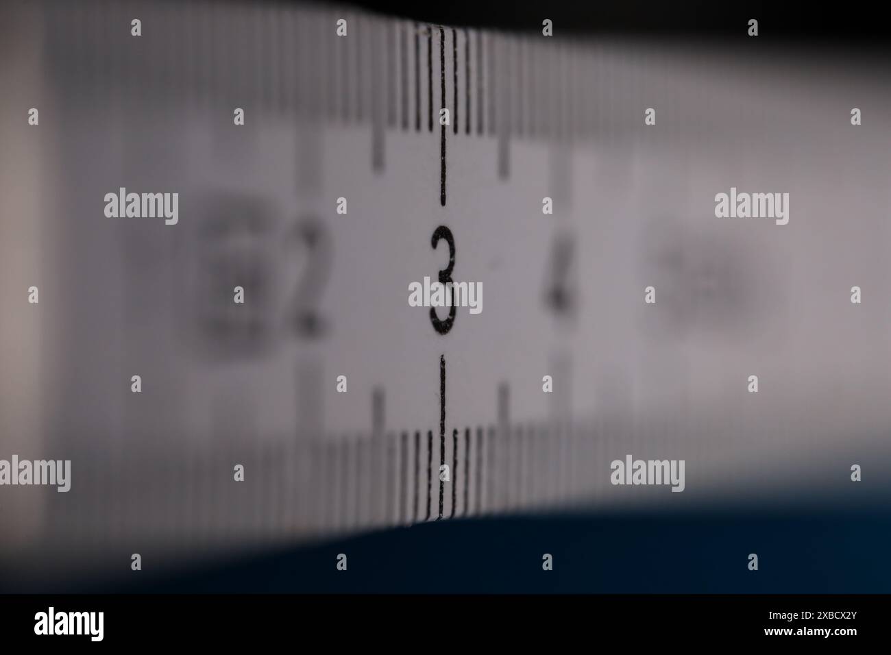 One line drawing ruler hi-res stock photography and images - Alamy