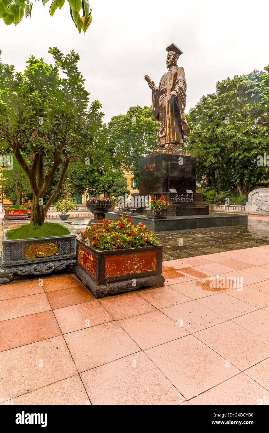 Must see Ly Thai To Park in Hanoi Old Town, North Vietnam.wholesome ...