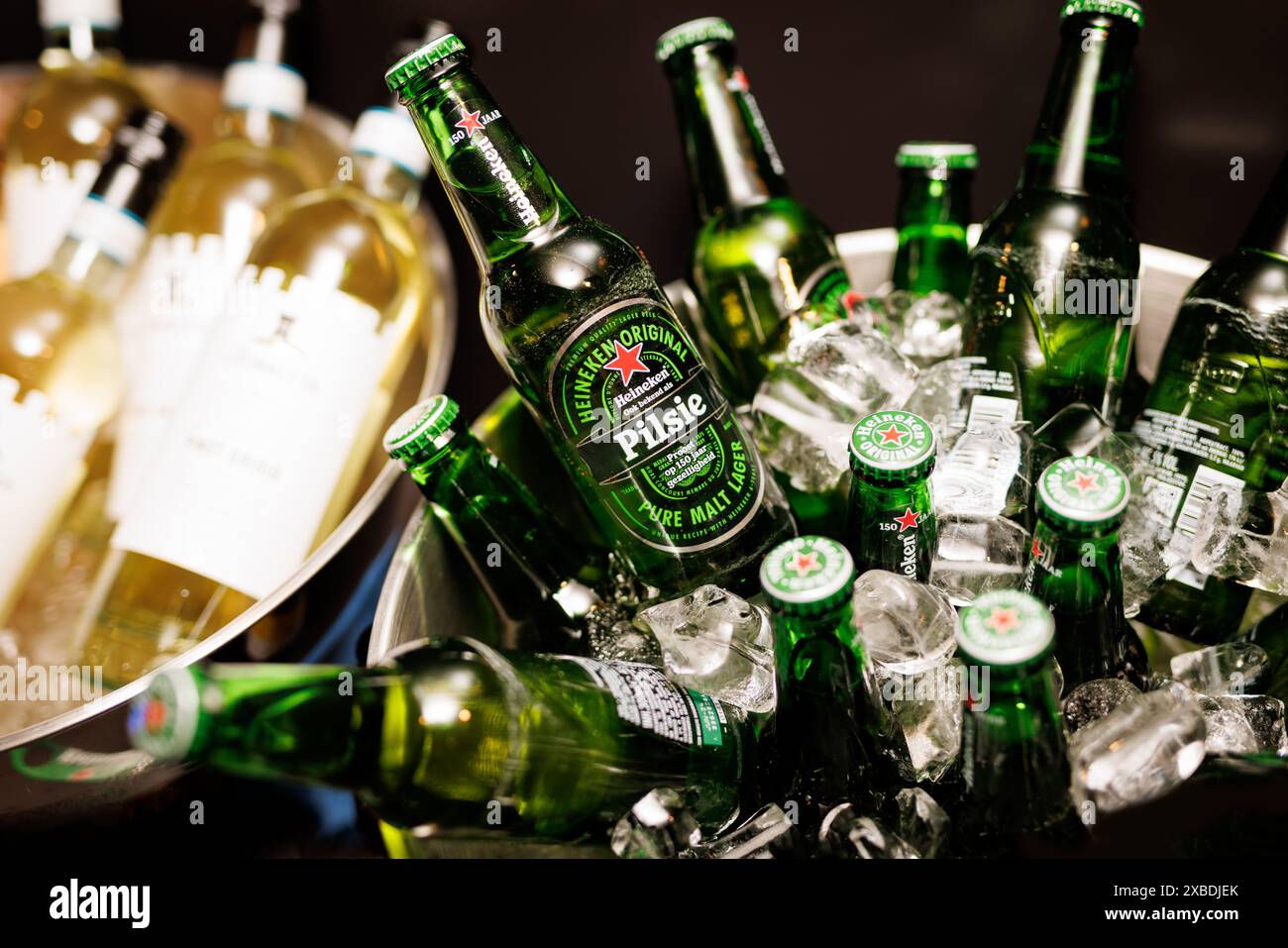 Heineken bucket hi-res stock photography and images - Alamy