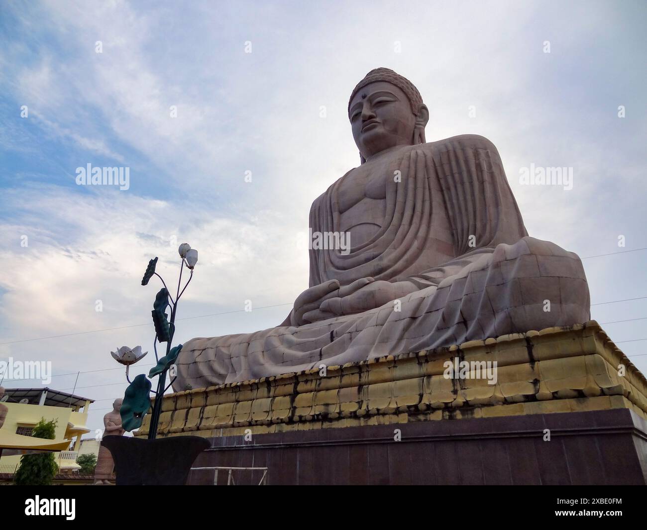 Giant Buddha statue at Bodhgaya, Uttar Pradesh, India Stock Photo - Alamy