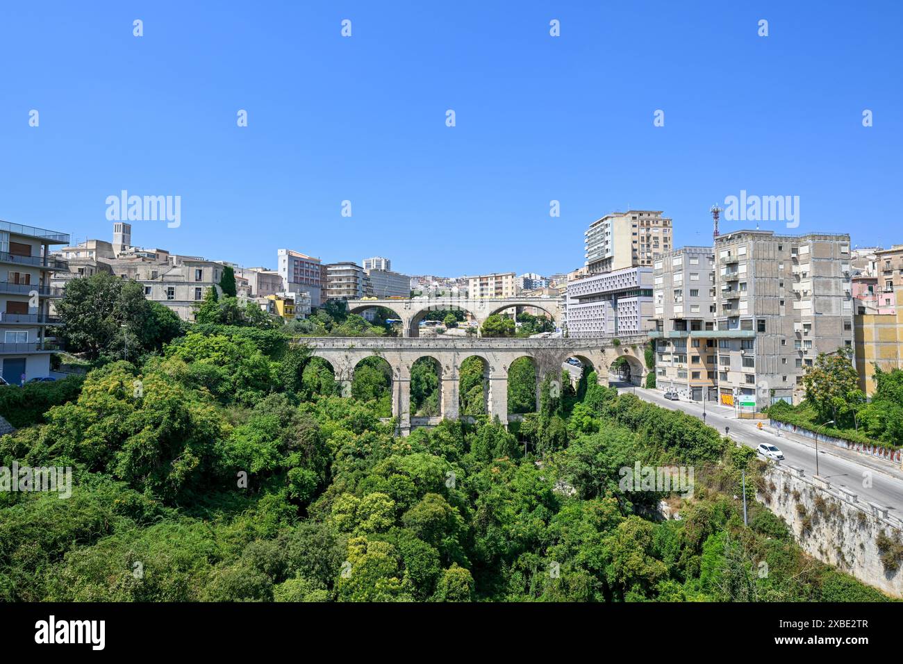 Ponte Vecchio, the old bridge in new town Ragusa, Sicily, Italy Stock ...