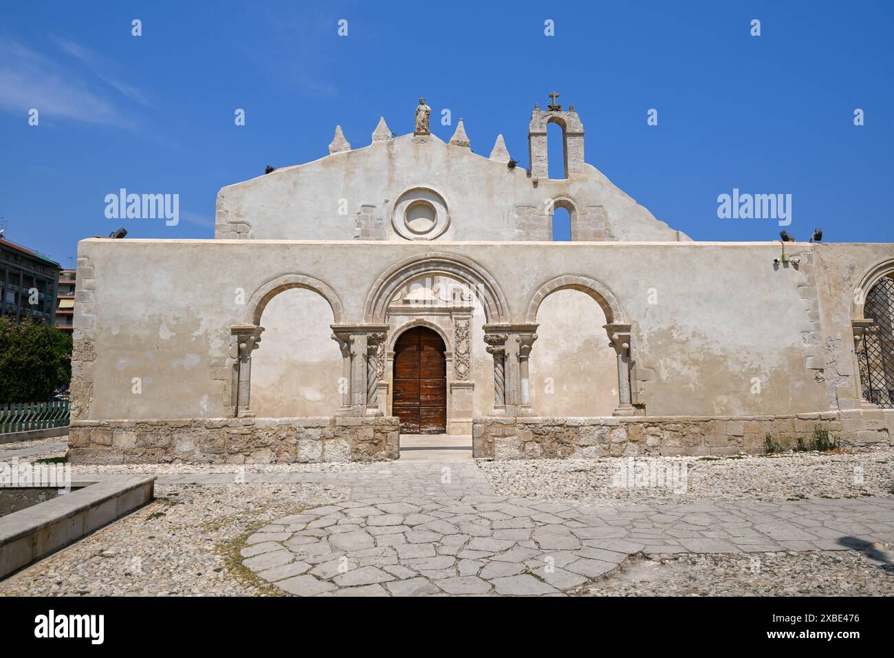Church of San Giovanni, in the basement there are crypts, the famous Catacombs of St. John ...