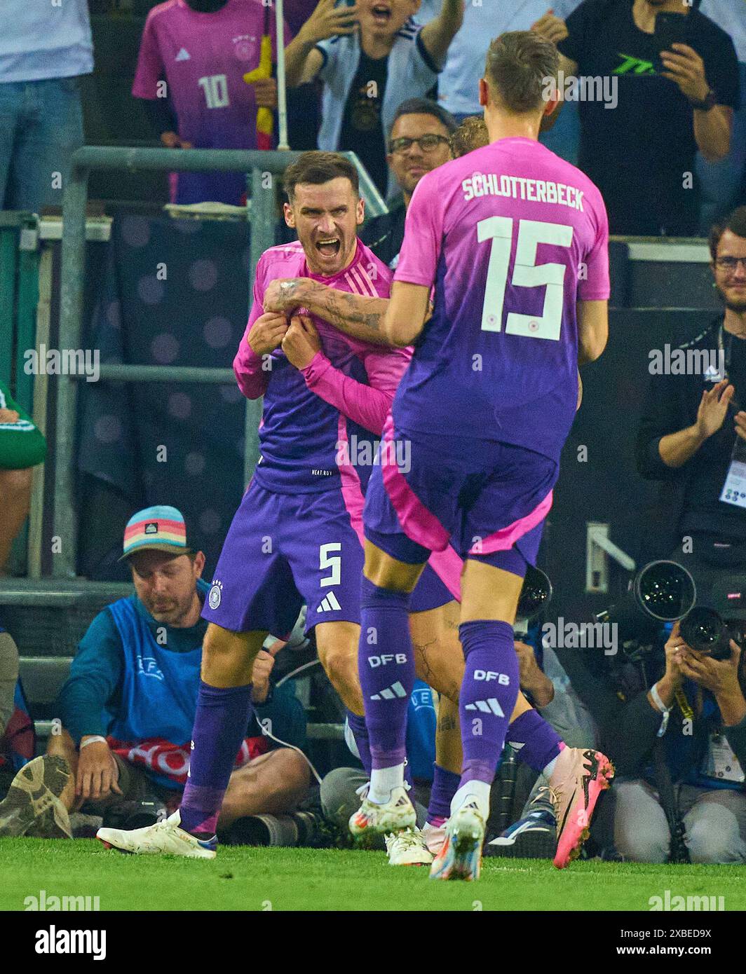 Pascal Gross, DFB 5 scores, shoots goal , Tor, Treffer, Torschuss, 2-1 ...