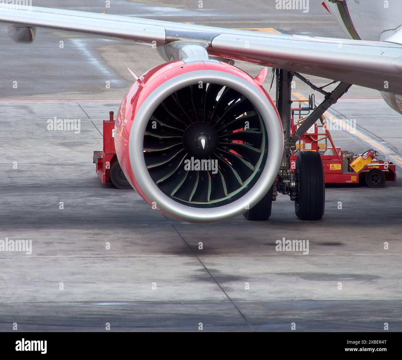 The right engine of an Airbus 320 NEO at Madrid airport. The engine is ...
