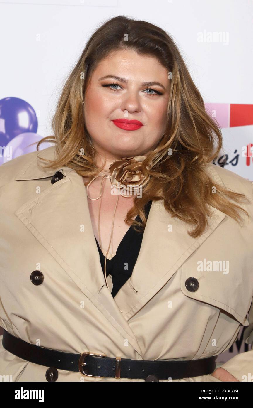 Alina Wichmann bei der Ernsting s Family Fashion Show 2024 im Hotel ...