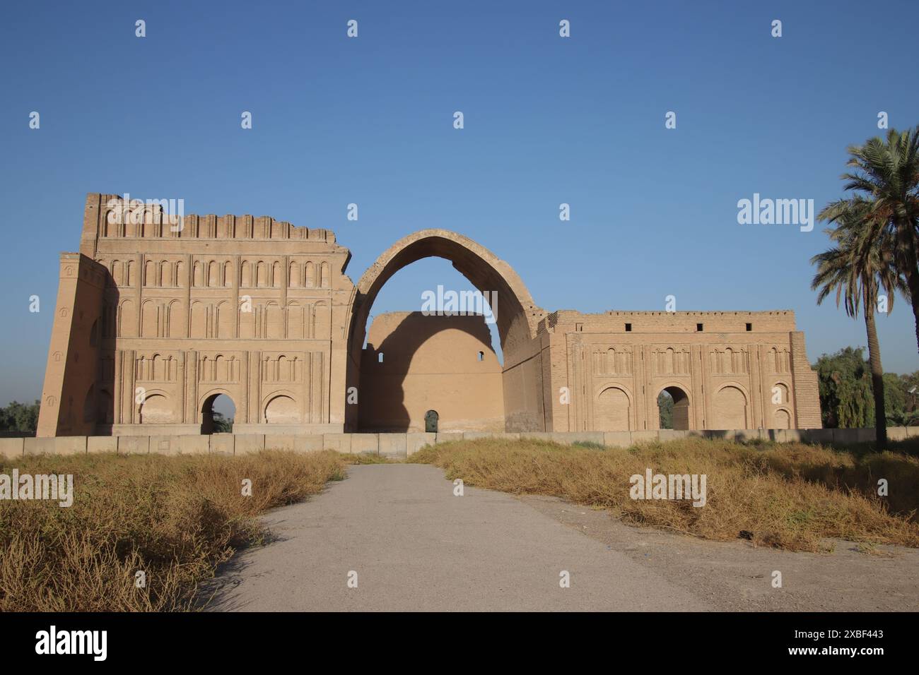 The 2000 years old Iwan Khosrau (Taq Khosrau) in Iraq under the blue ...