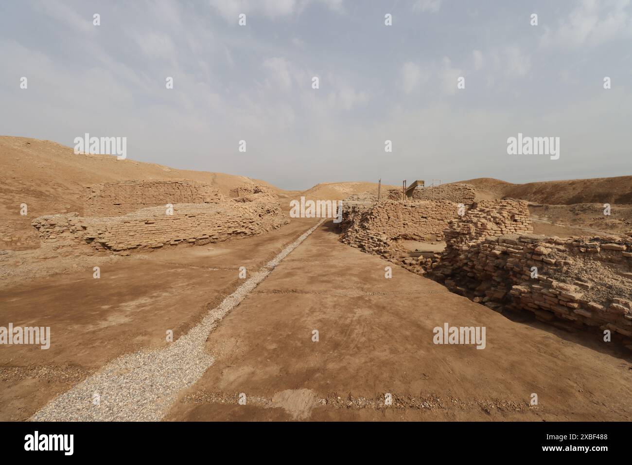 The 4000 years old ruins of Lagash in Iraq under the cloudy sky Stock Photo - Alamy