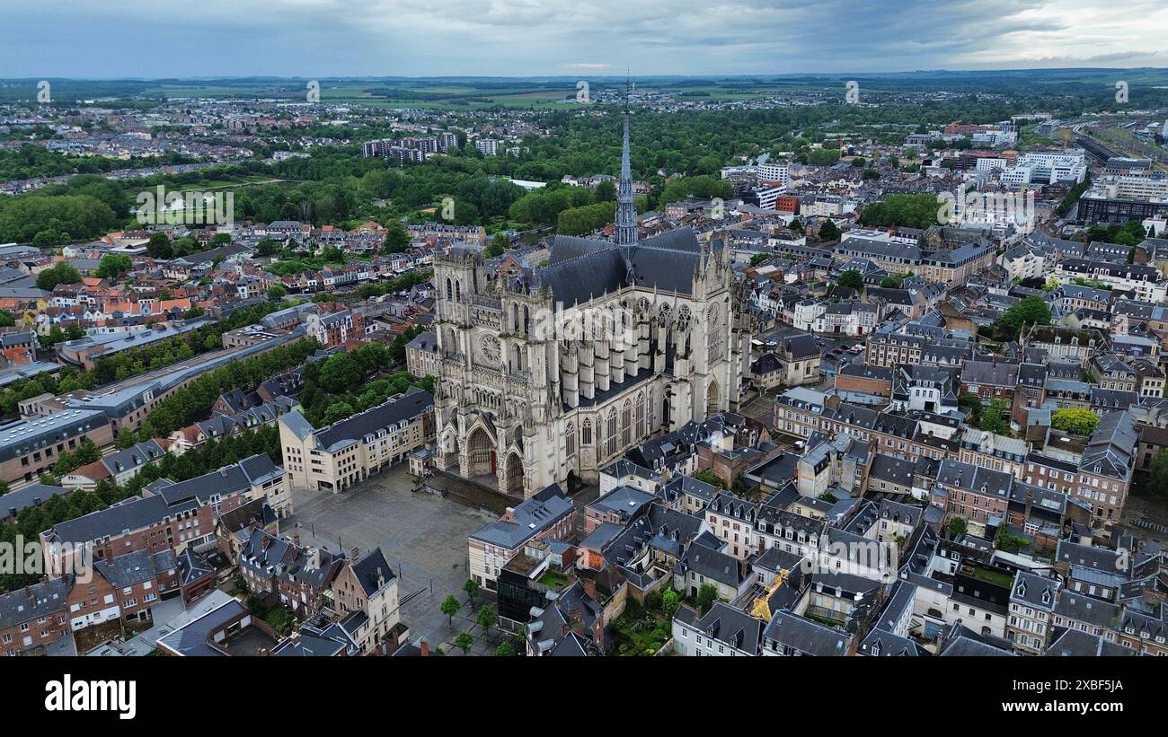 Amiens cathedral aerial hi-res stock photography and images - Alamy