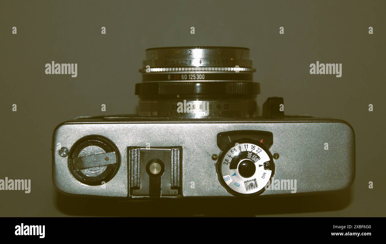 Italian camera from the 70s hi-res stock photography and images - Alamy