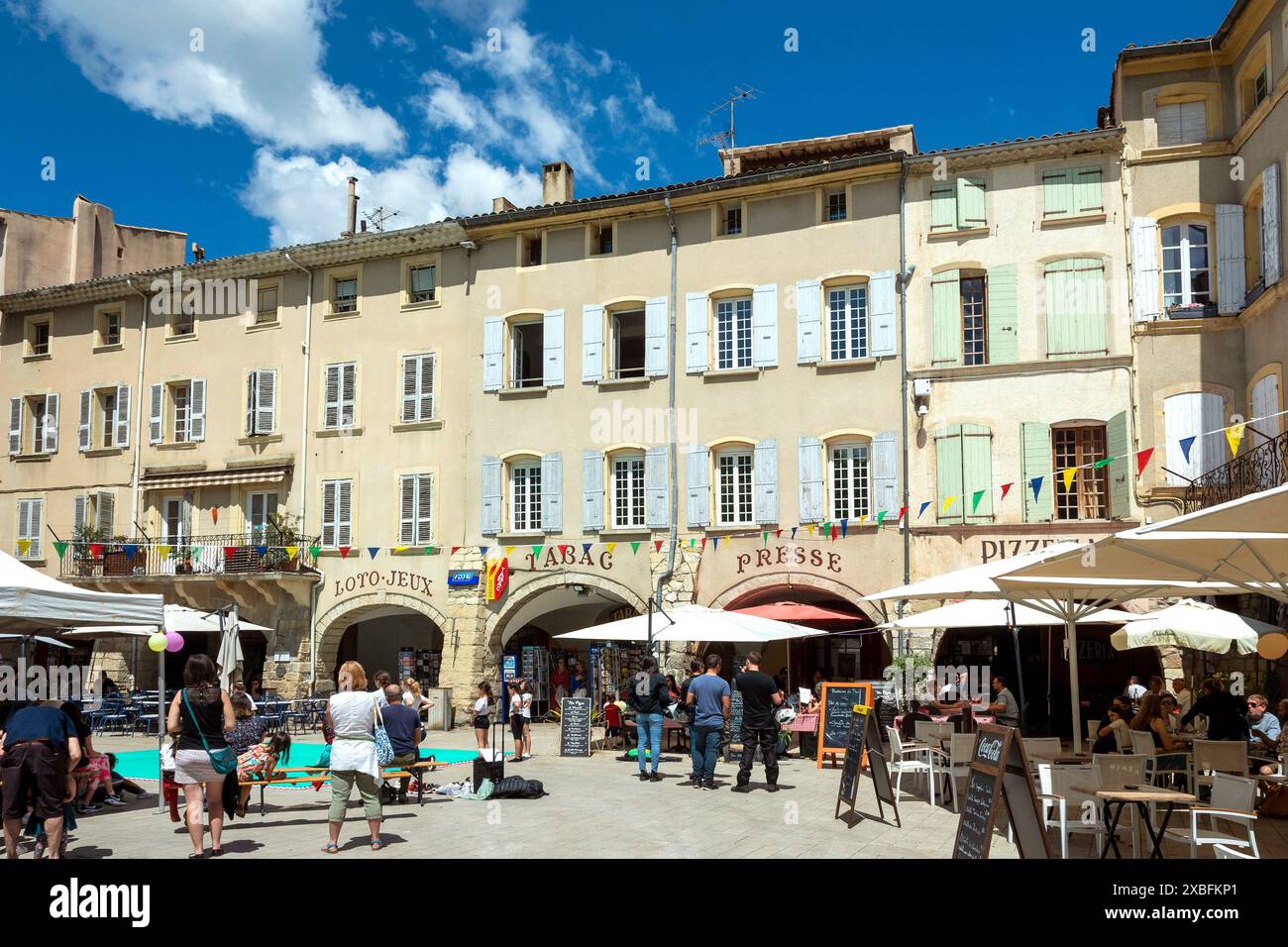Nyons france square hi-res stock photography and images - Alamy