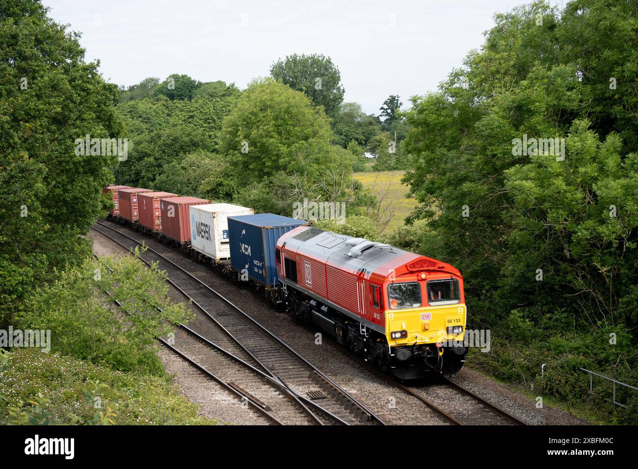 DB class 66 diesel locomotive pulling a freightliner train at Hatton ...