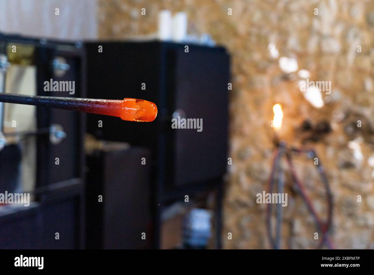 Glass blowing techniques hi-res stock photography and images - Alamy