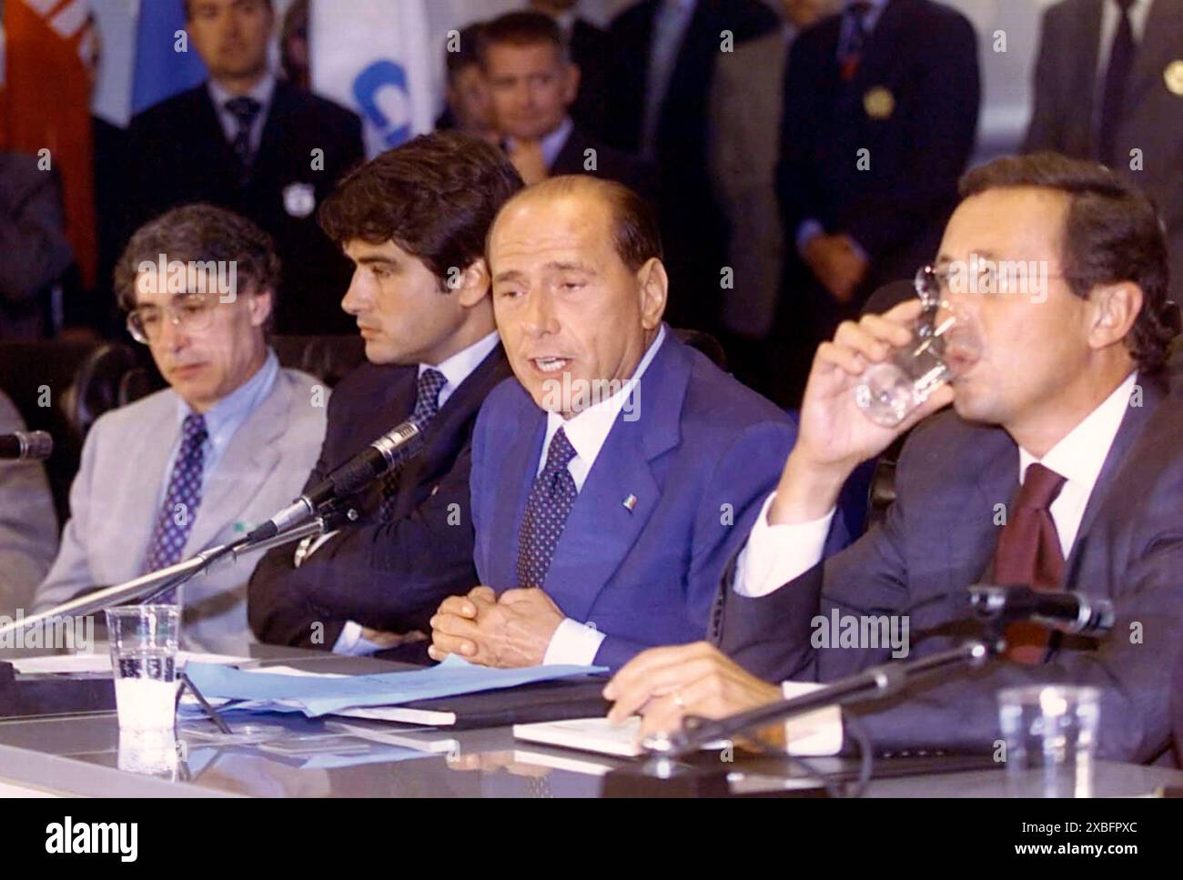 2000 foto hi-res stock photography and images - Alamy