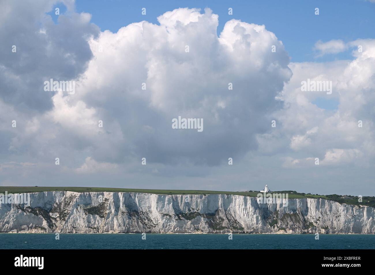 Kreidefelsen von Dover *** Dover chalk cliffs Stock Photo - Alamy