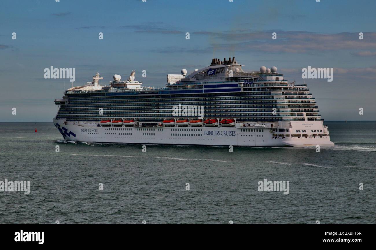 Regal princess ship england hi-res stock photography and images - Alamy