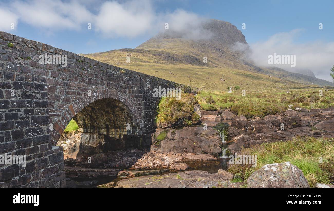 Applecross pass hi-res stock photography and images - Alamy