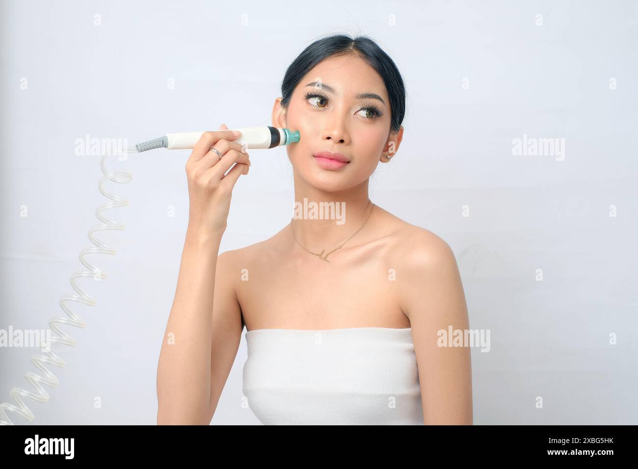 Beauty Asian Woman Receiving SilkPeel Facial for Improved Skin ...