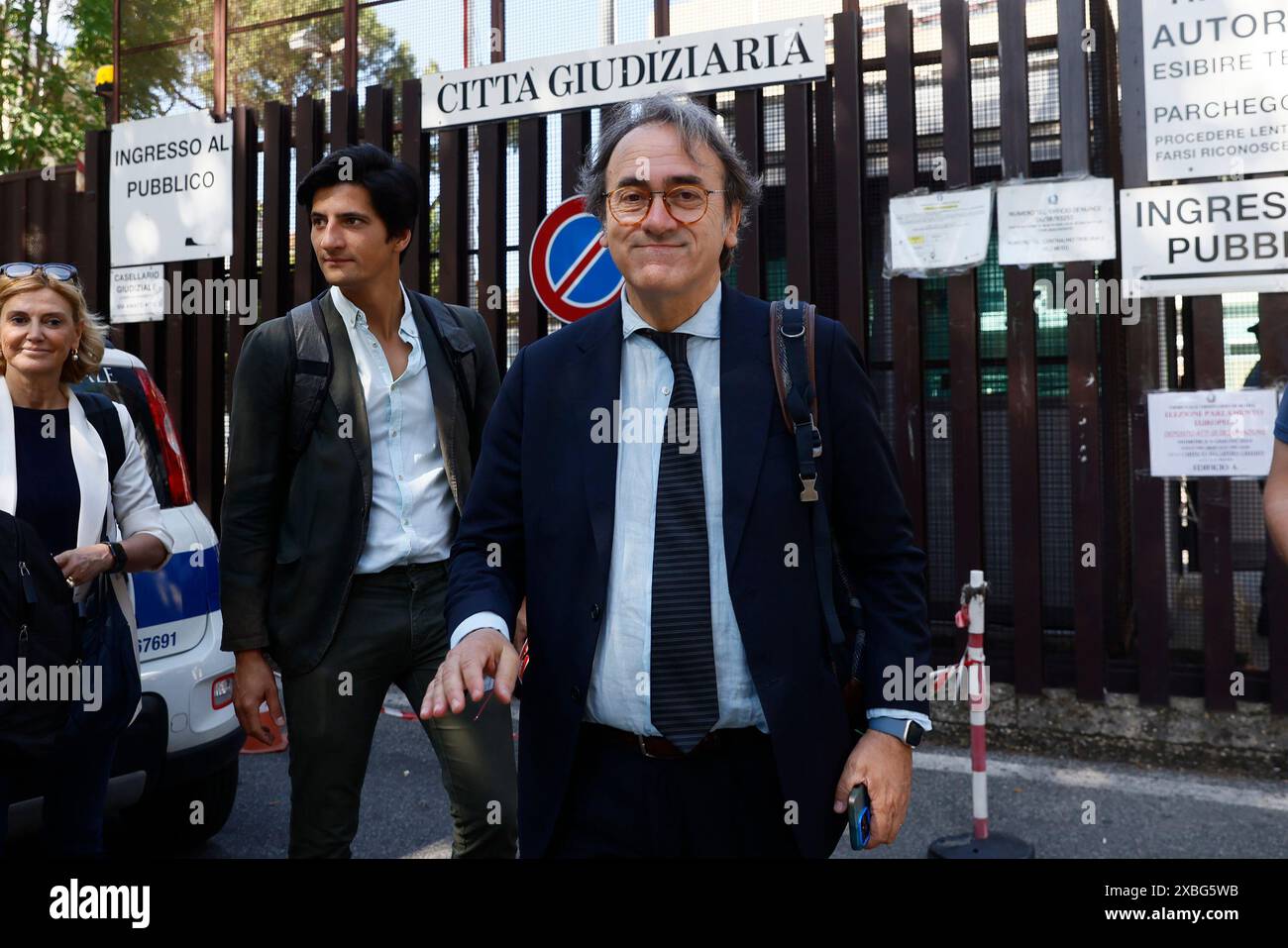 Angelo Bonelli si reca al Tribunale Penale di Roma per essere ascoltato ...