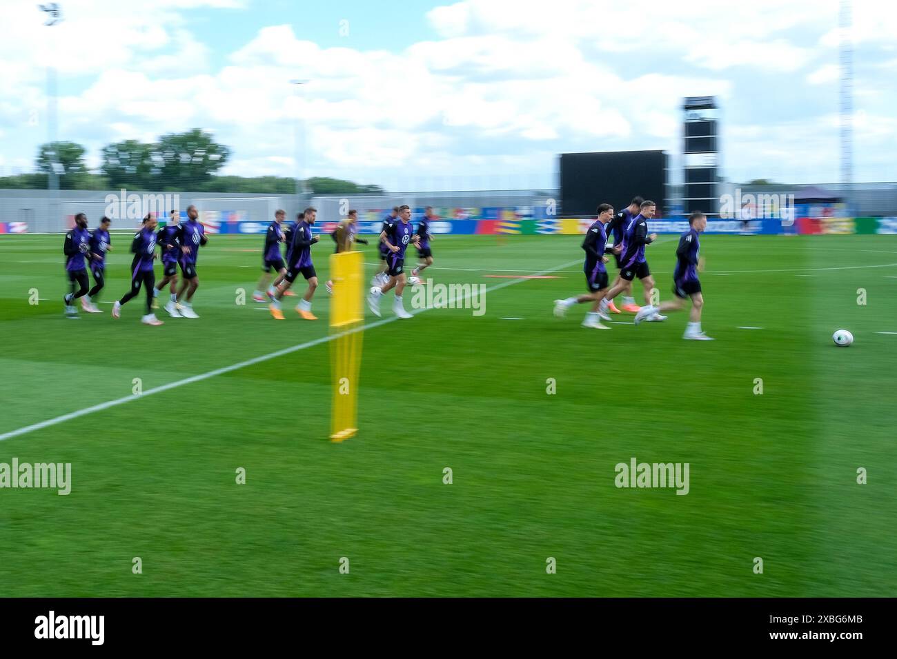 Die Deutsche Mannschaft beim warm machen, GER, DFB, Training, Fussball ...