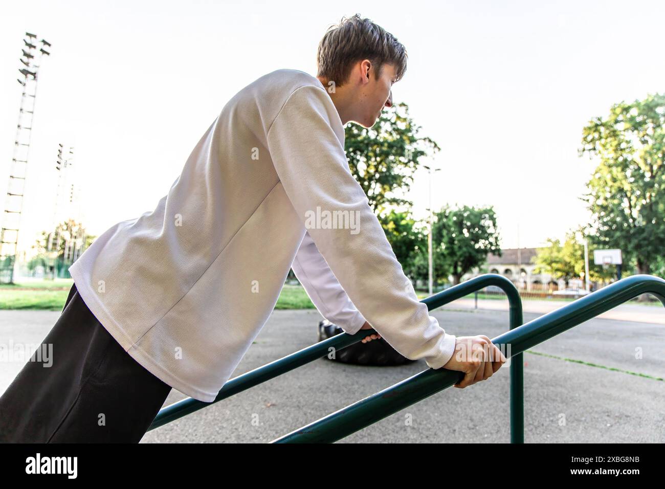 Doing dips on parallel bars hi-res stock photography and images - Alamy