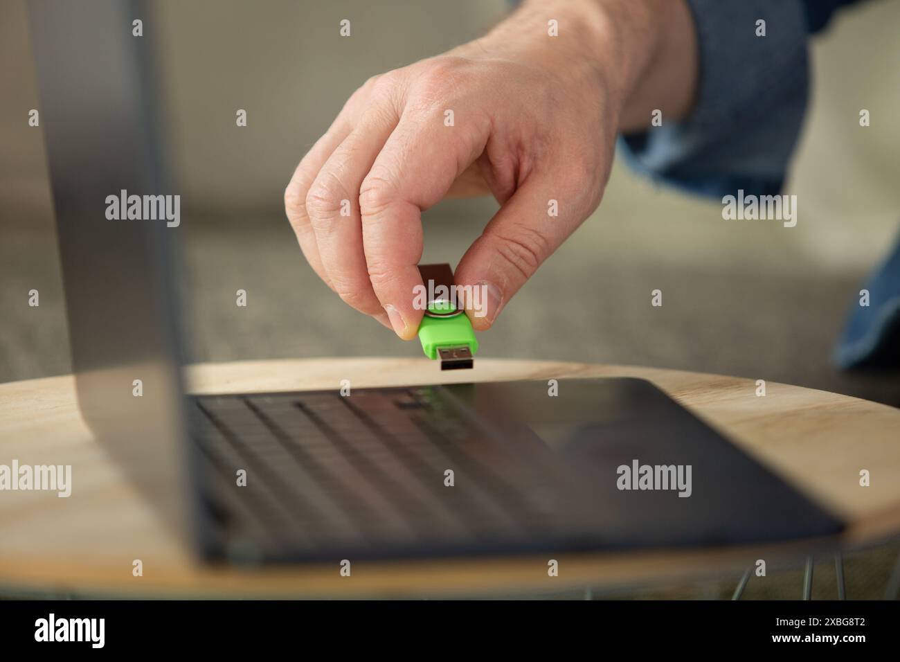 Usb flash drive showing hi-res stock photography and images - Alamy
