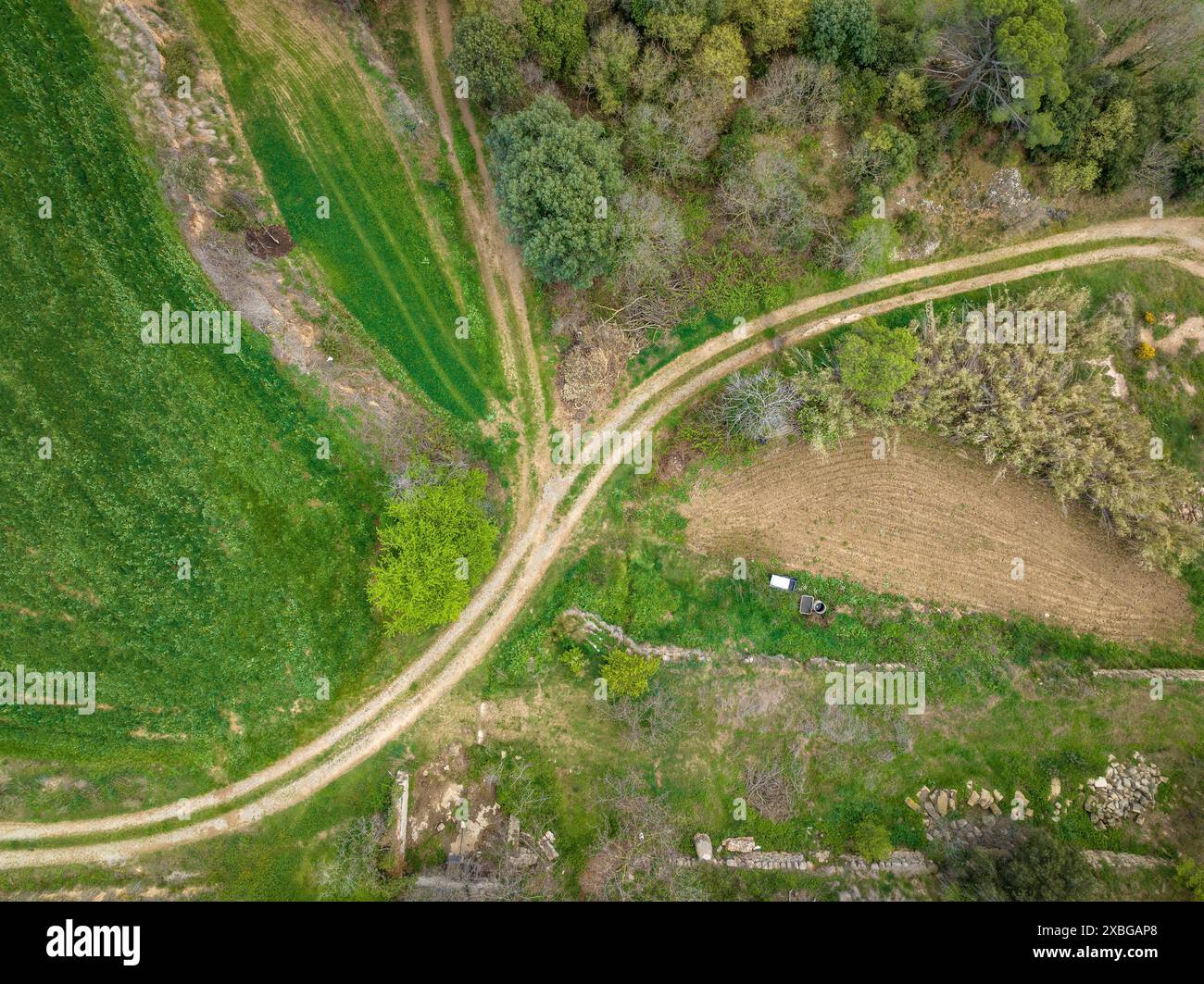Sendero rural en primavera hi-res stock photography and images - Alamy