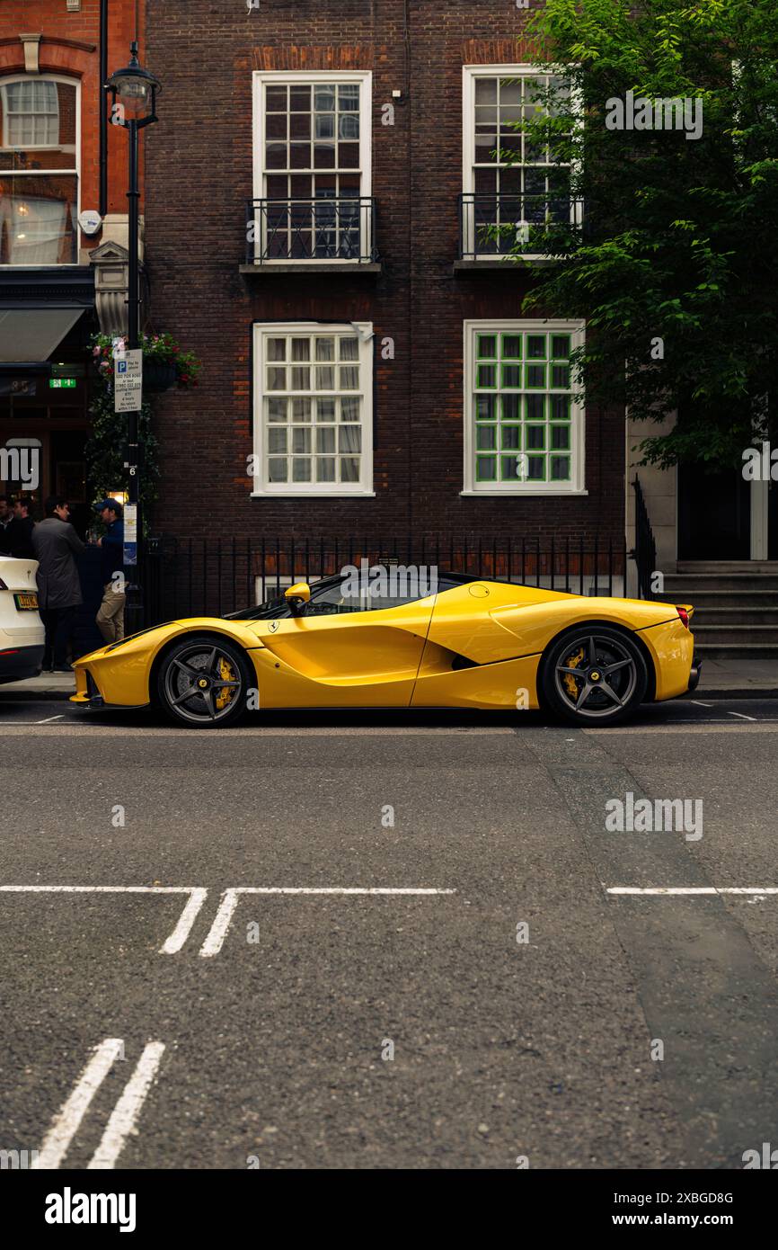 Ferrari LaFerrari on London's streets Stock Photo - Alamy
