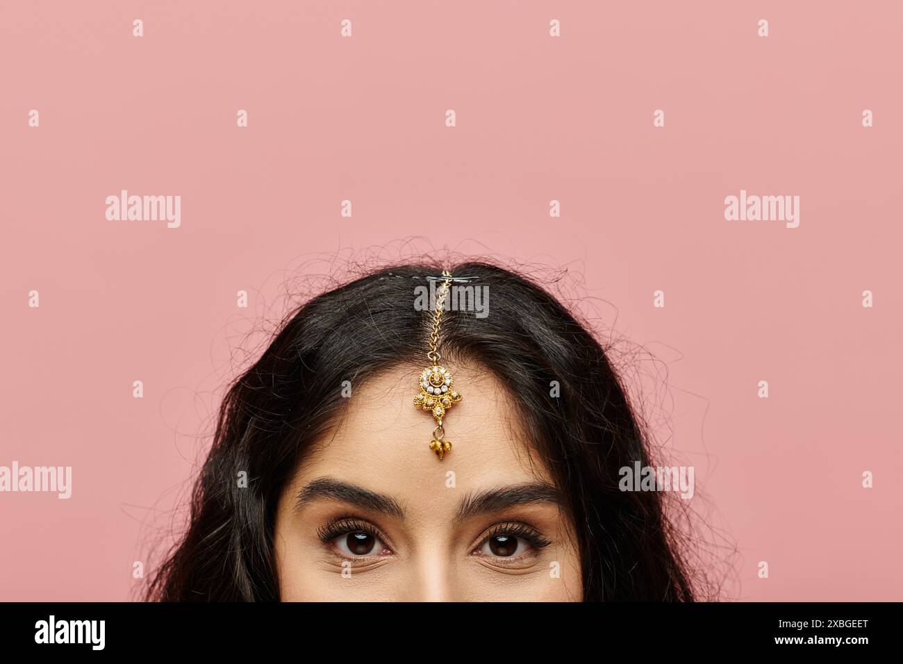 Adorned in royal attire hi-res stock photography and images - Alamy