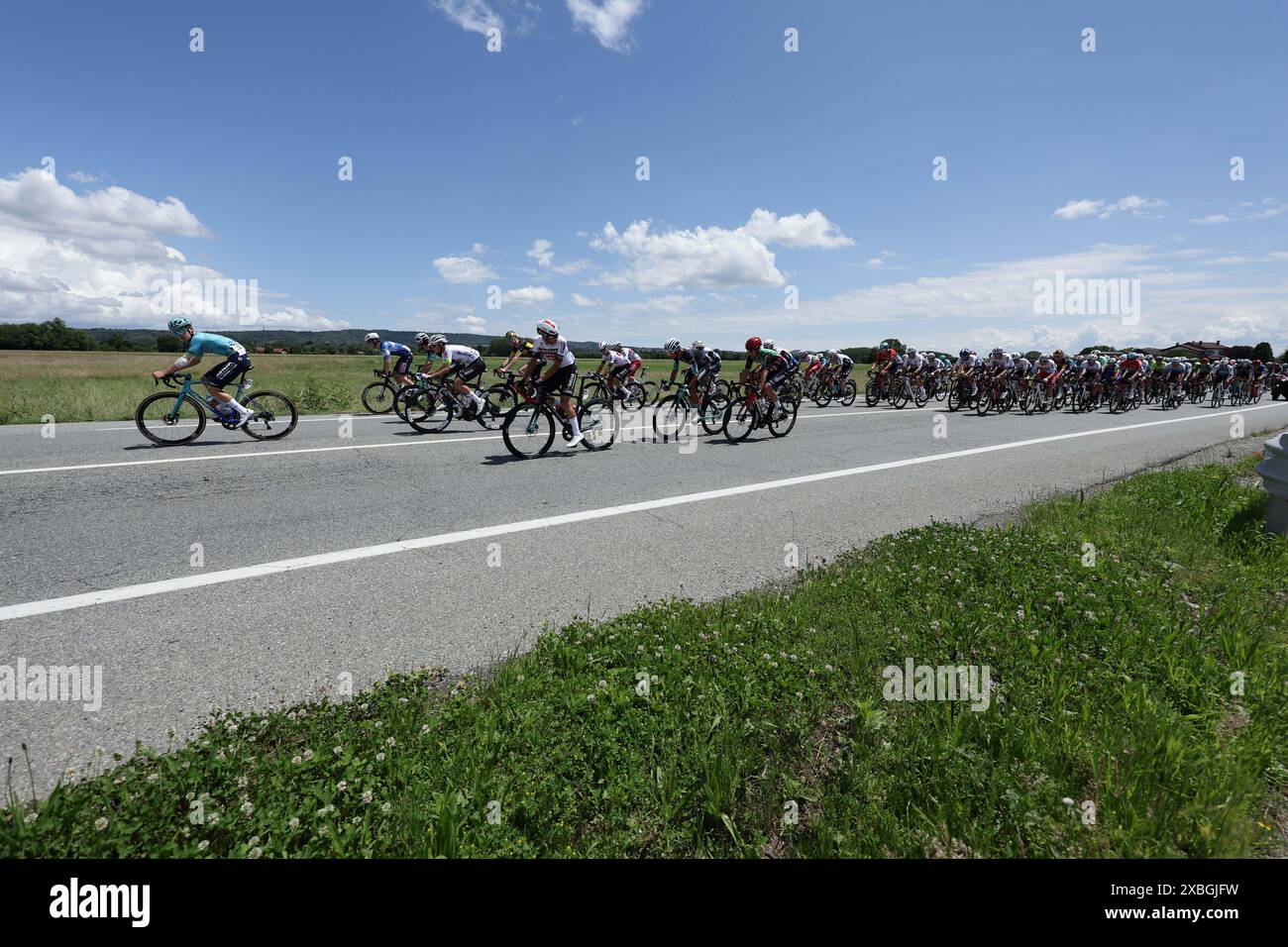 Italia. 12th June, 2024. Preparation for the star at the 4th stage of ...