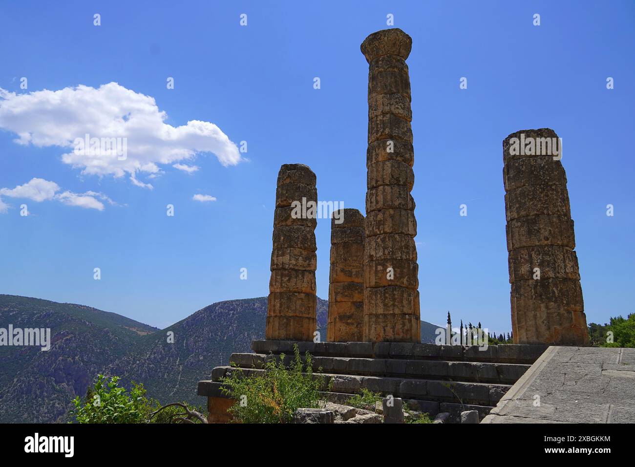Ancient steps delphi hi-res stock photography and images - Alamy