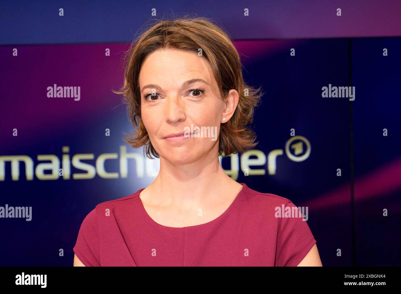 Anna Planken in der ARD-Talkshow maischberger im Studio Berlin ...