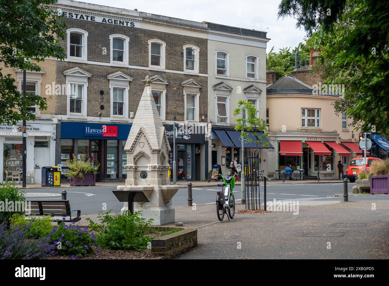 Wimbledon shopping centre hi-res stock photography and images - Alamy