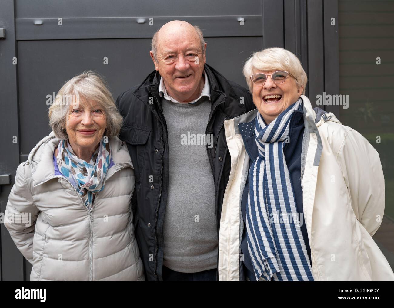 Visiting friends hi-res stock photography and images - Alamy