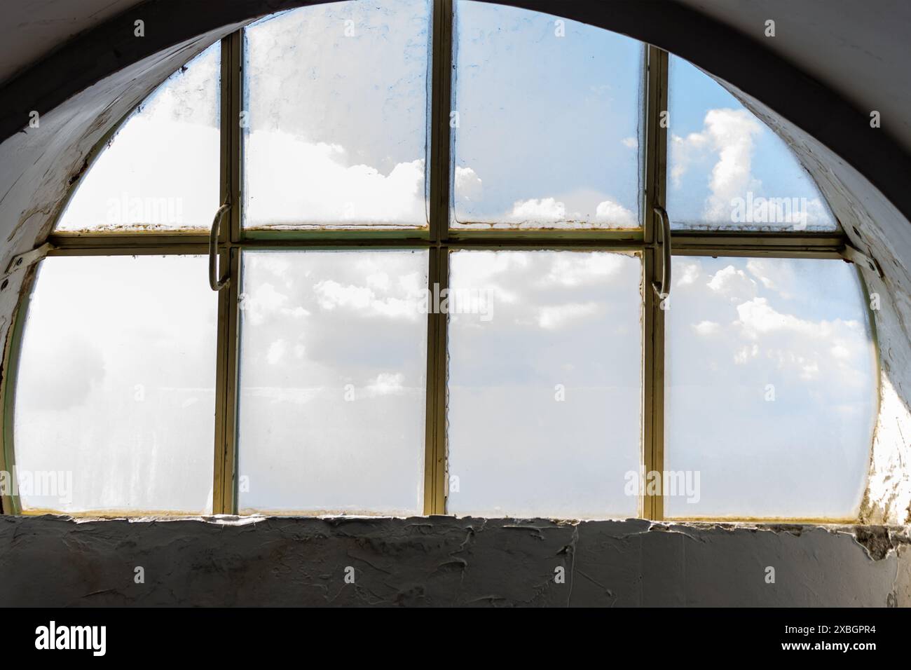 window in the wall Stock Photo - Alamy