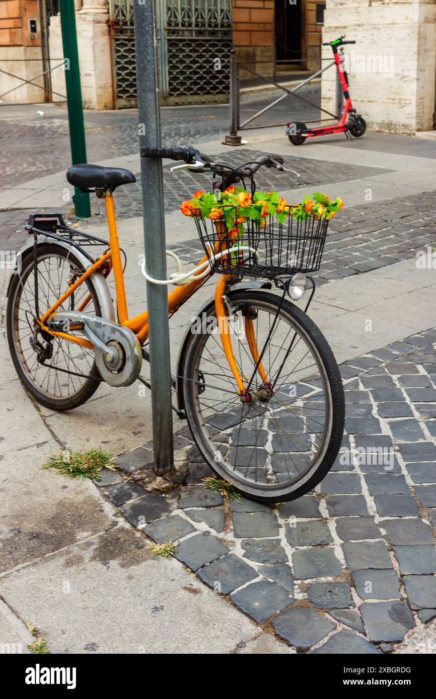 Antique cycle hi-res stock photography and images - Alamy