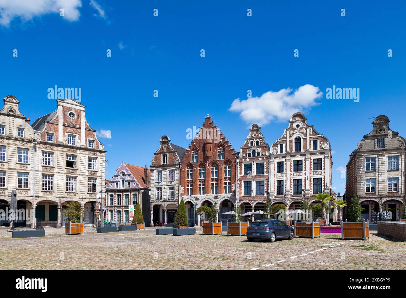 Arras, France - June 22 2020: Flamboyant Gothic buildings with Flemish ...