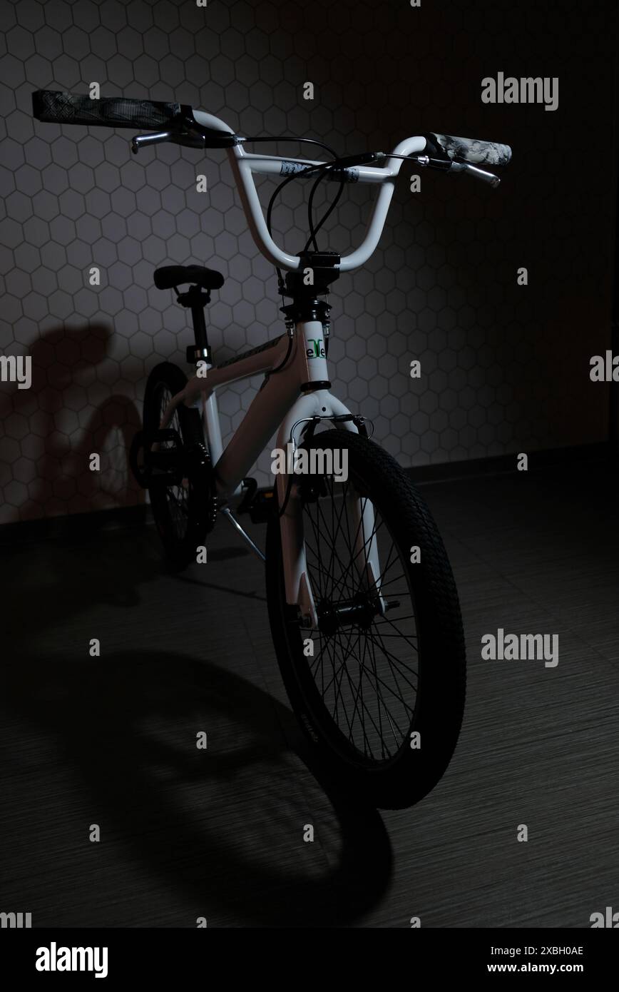 Bmx bicycle hi-res stock photography and images - Alamy