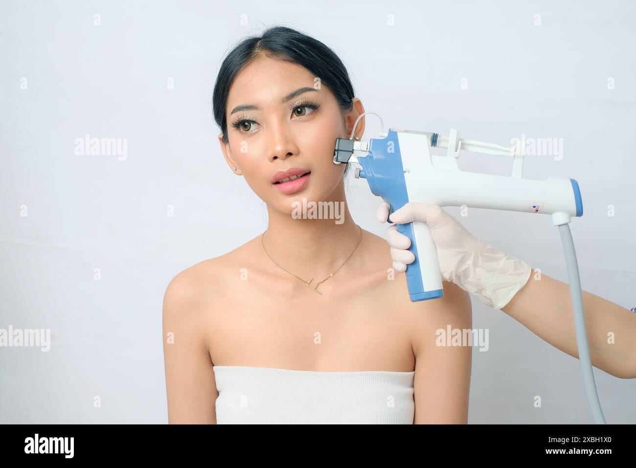 Female asian adult dermatologist hi-res stock photography and images ...