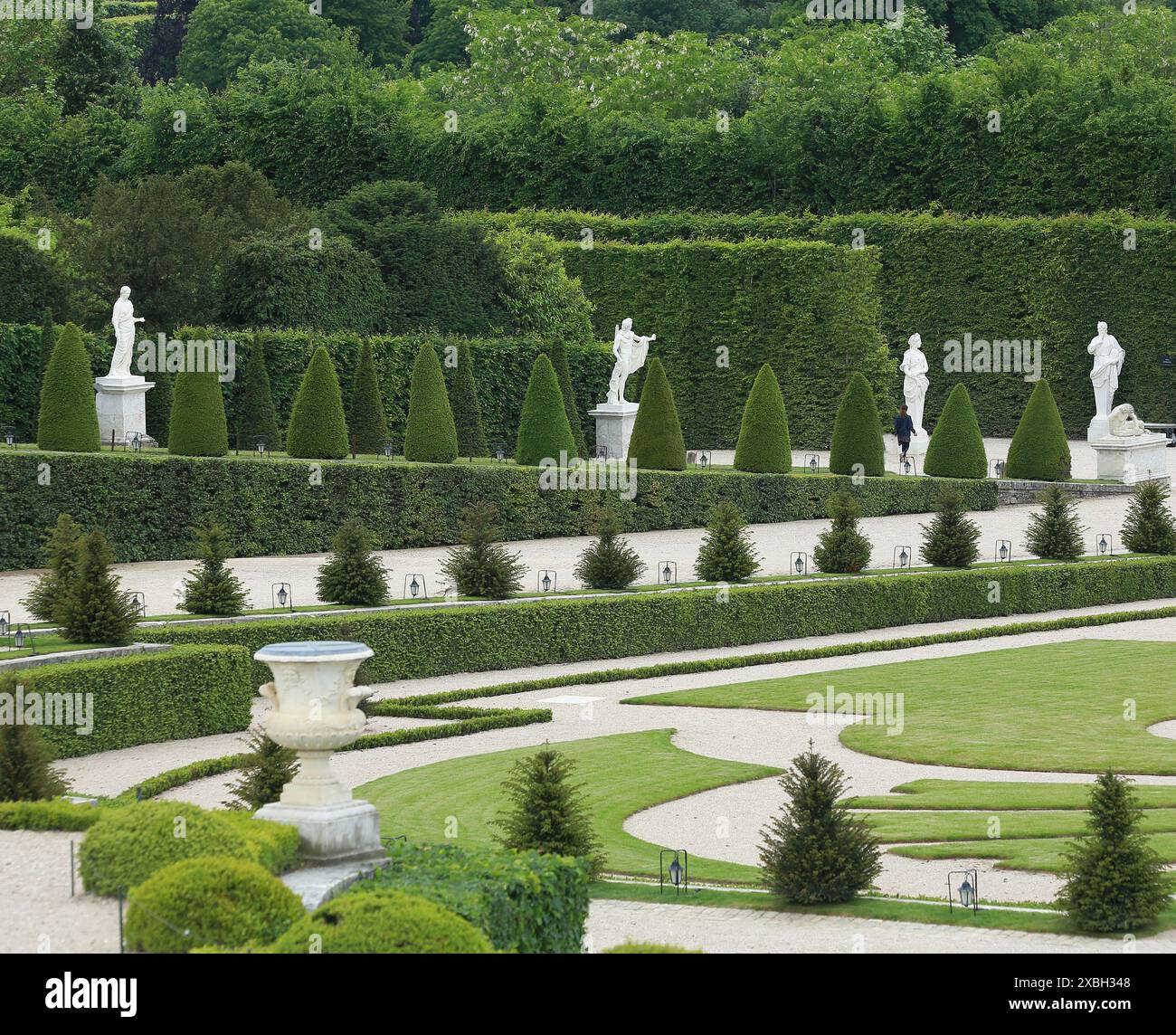 Versailles palace garden row hi-res stock photography and images - Alamy
