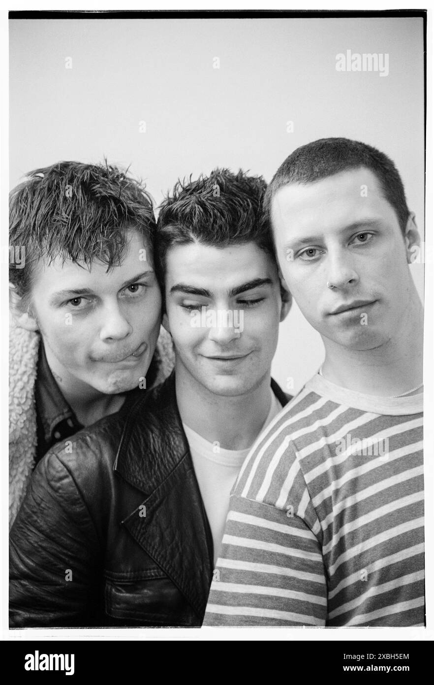 STEREOPHONICS, BACKSTAGE PORTRAIT, VERY YOUNG, 1997: The Stereophonics ...