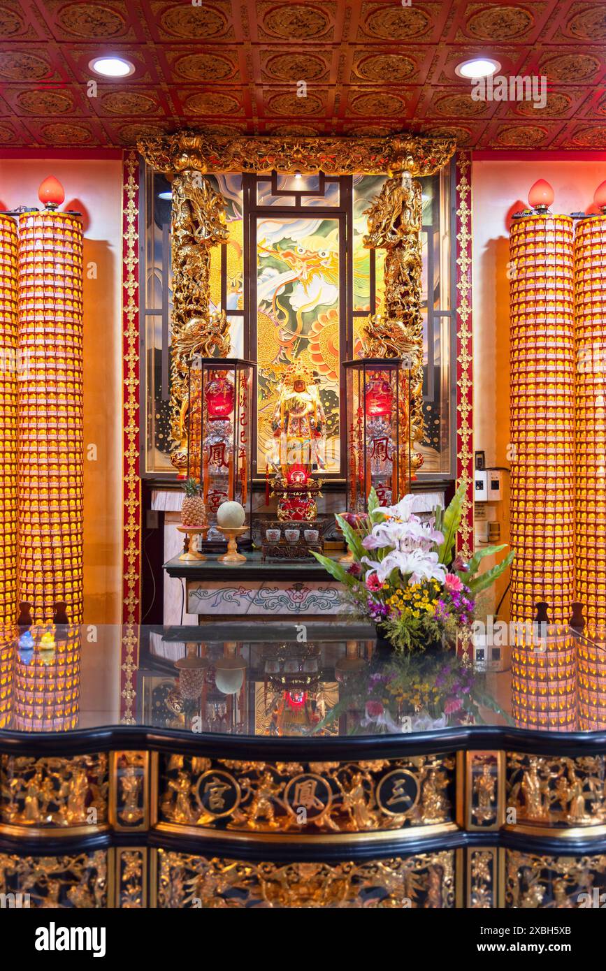 Altar at Sanfong Temple, Kaohsiung, Taiwan Stock Photo - Alamy