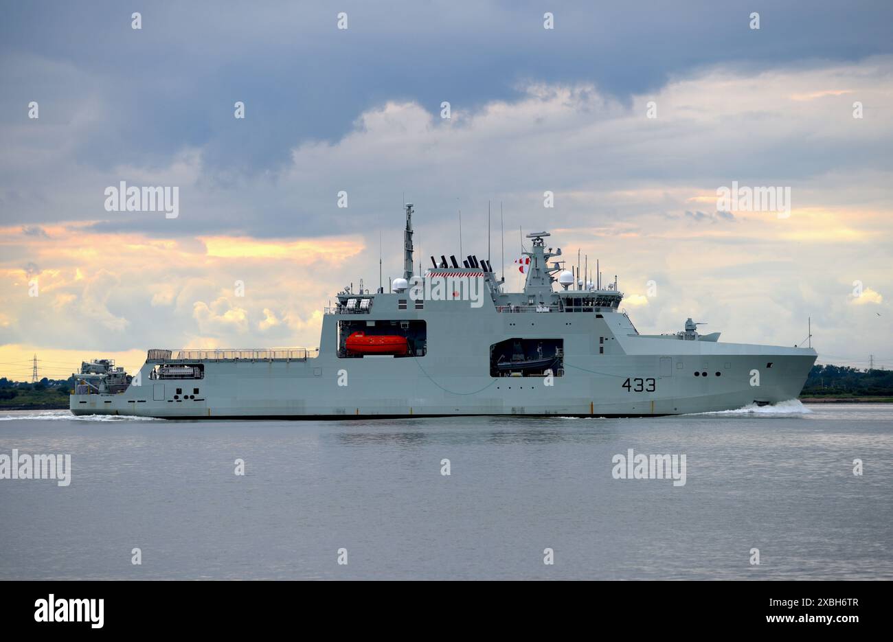 The Canadian Navy’s latest warship HMCS William Hall pennant number 433 ...