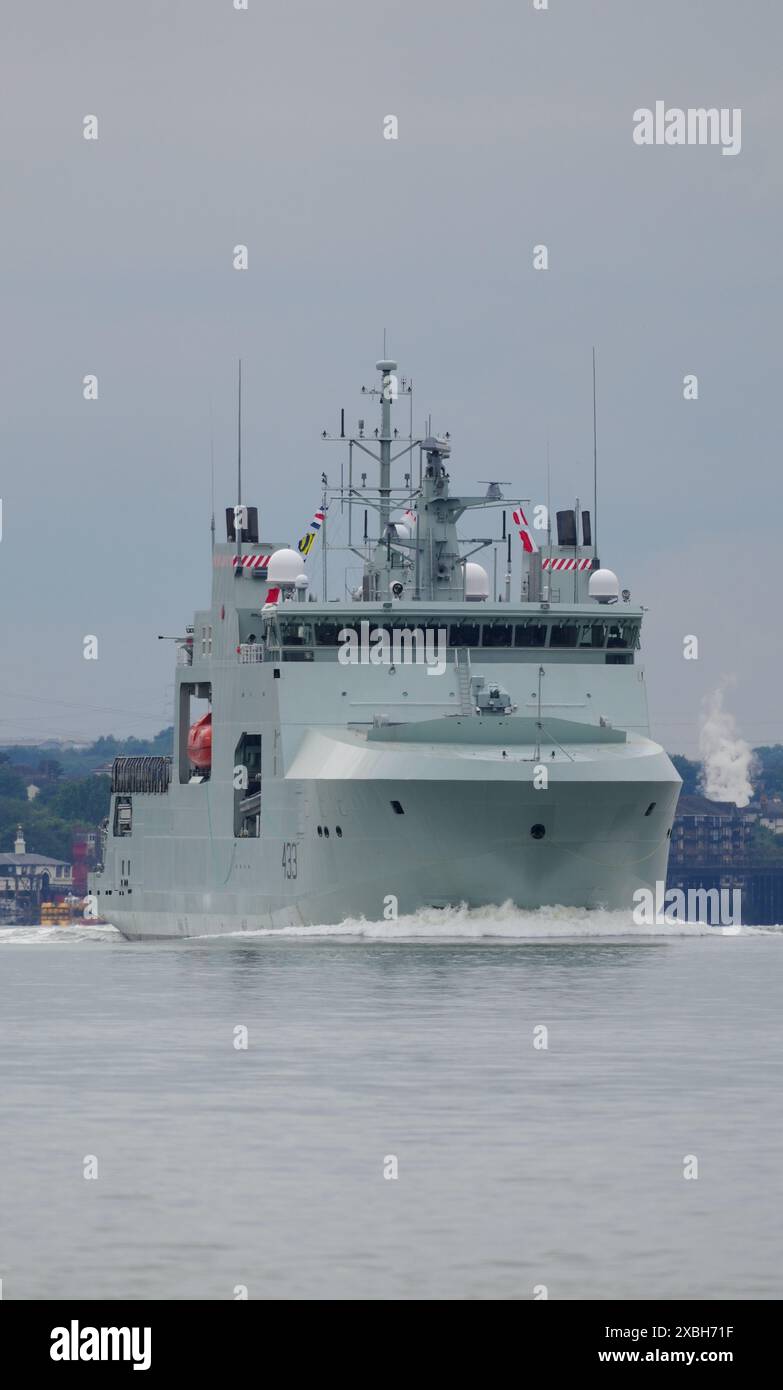 The Canadian Navy’s latest warship HMCS William Hall pennant number 433 ...