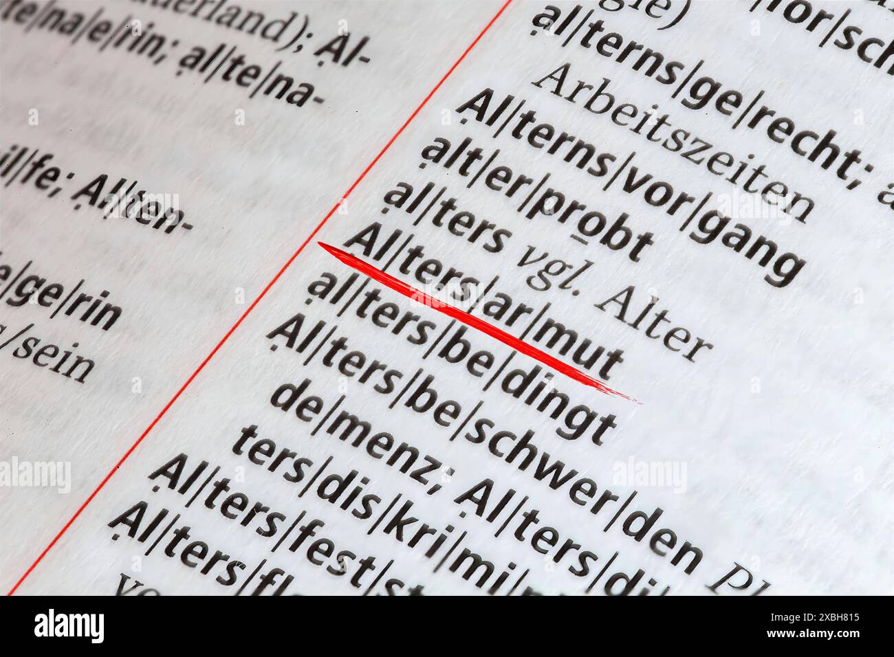 Symbolbild Altersarmut, Auszug aus dem Duden *** Symbolic image of ...