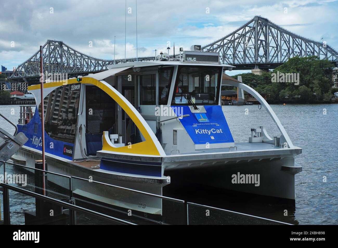 A Kitty Cat cross river & local stops ferry arriving at King Street ...