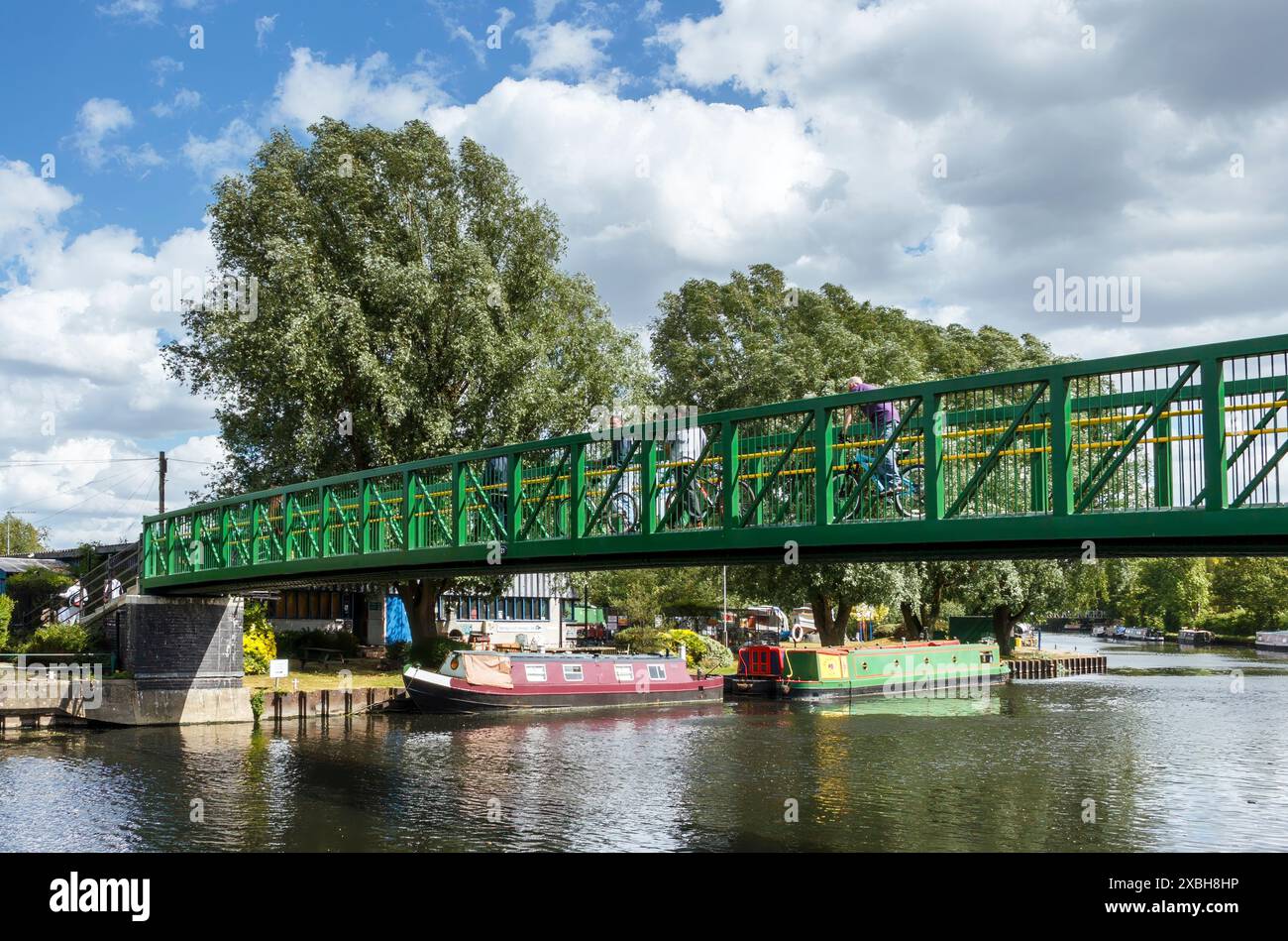 Springfield marina river lea river hi-res stock photography and images ...
